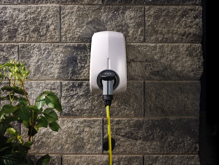 Opel : Wall Box, Recharge & Avantages Fiscaux | Opel FR